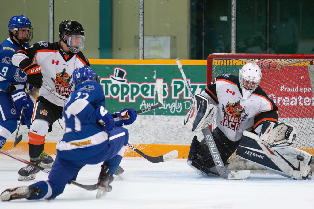 VIDEO / GALLERY: Cubs collect home ice victory over Lumberjacks | NOJHL ...