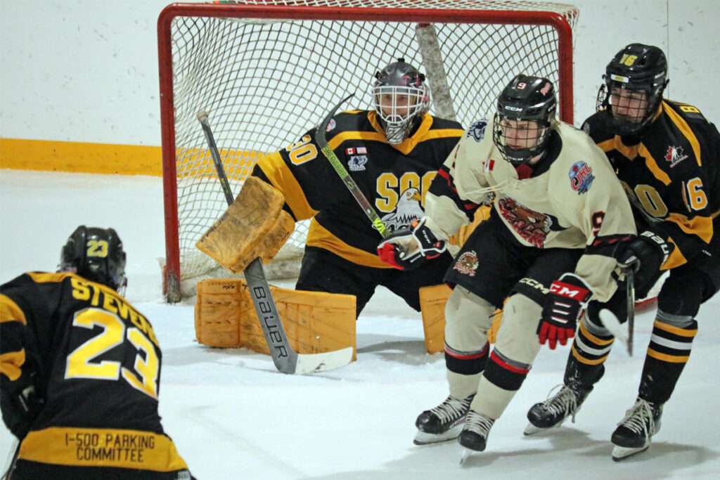 GALLERY: Beavers beat Eagles for 15th win in a row | NOJHL League Site