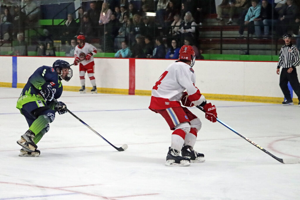 Paper Kings bounce Beavers | NOJHL League Site